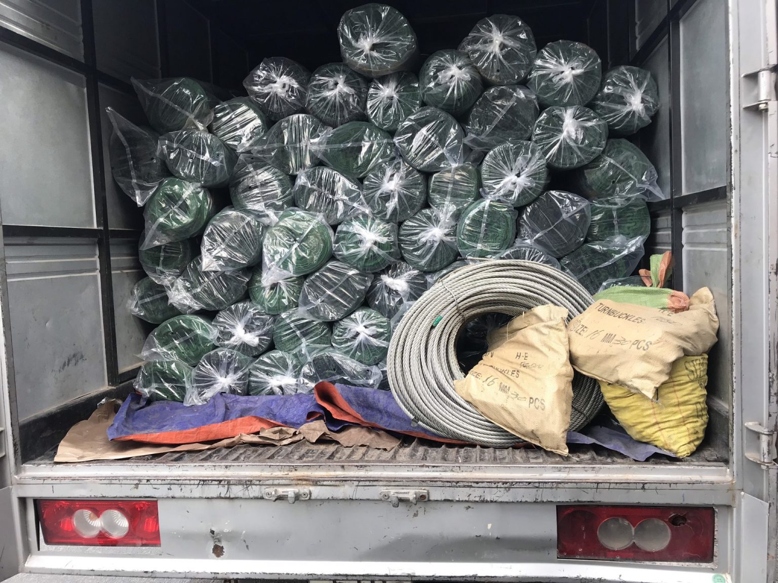 Đơn hàng lưới che nắng, cáp, tăng đơ cho anh Nam ở Đồng Nai